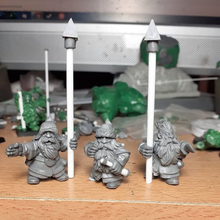 MOMminiaturas Load Up Their New Dwarf Bolt Thrower – OnTableTop – Home ...