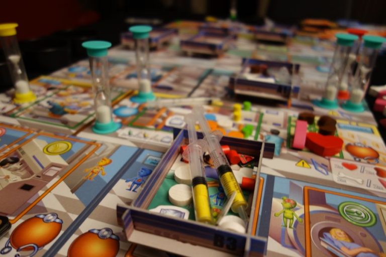 Feel The Tension Of The ER In Board Game Rush M.D – OnTableTop – Home ...
