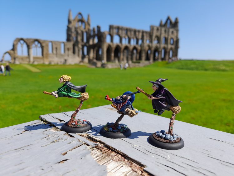 Community Spotlight: Bulk BattleTech, Discworld Witches & Blanchitsu ...
